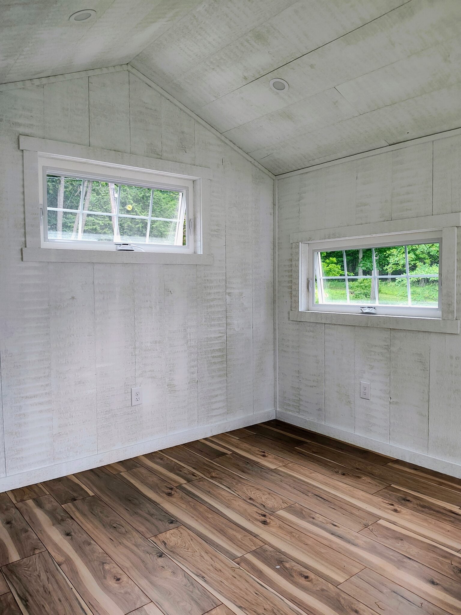 Amish Crafted 10' x 12' Lakeside Overflow Bedroom - Windvisuals